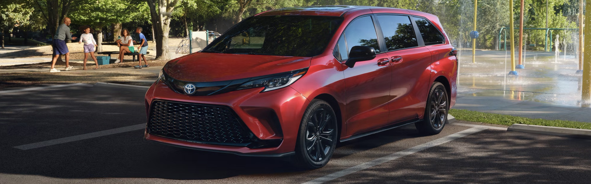 2025 Toyota Sienna: Hybrid Power Meets Family-First Innovation ...